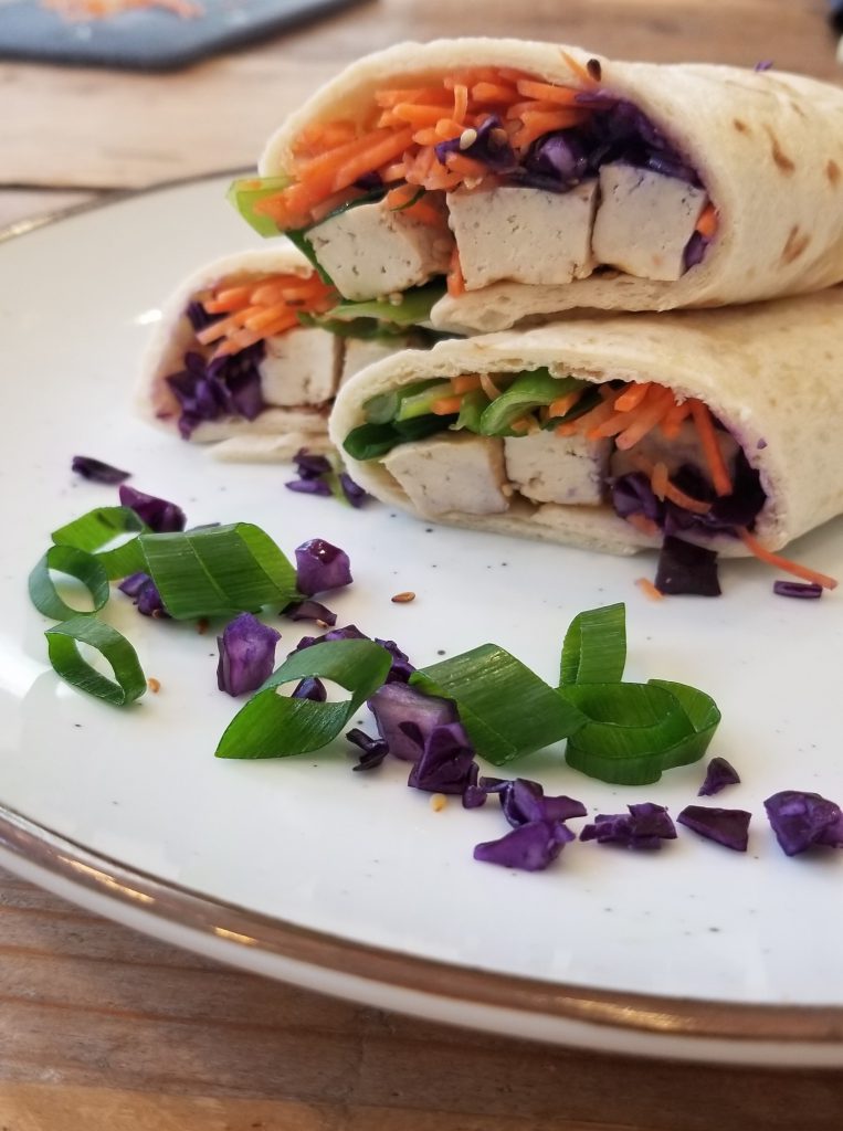 Tofu recept – Gegrilde tofu wrap met sesam en soja saus | Foodblog